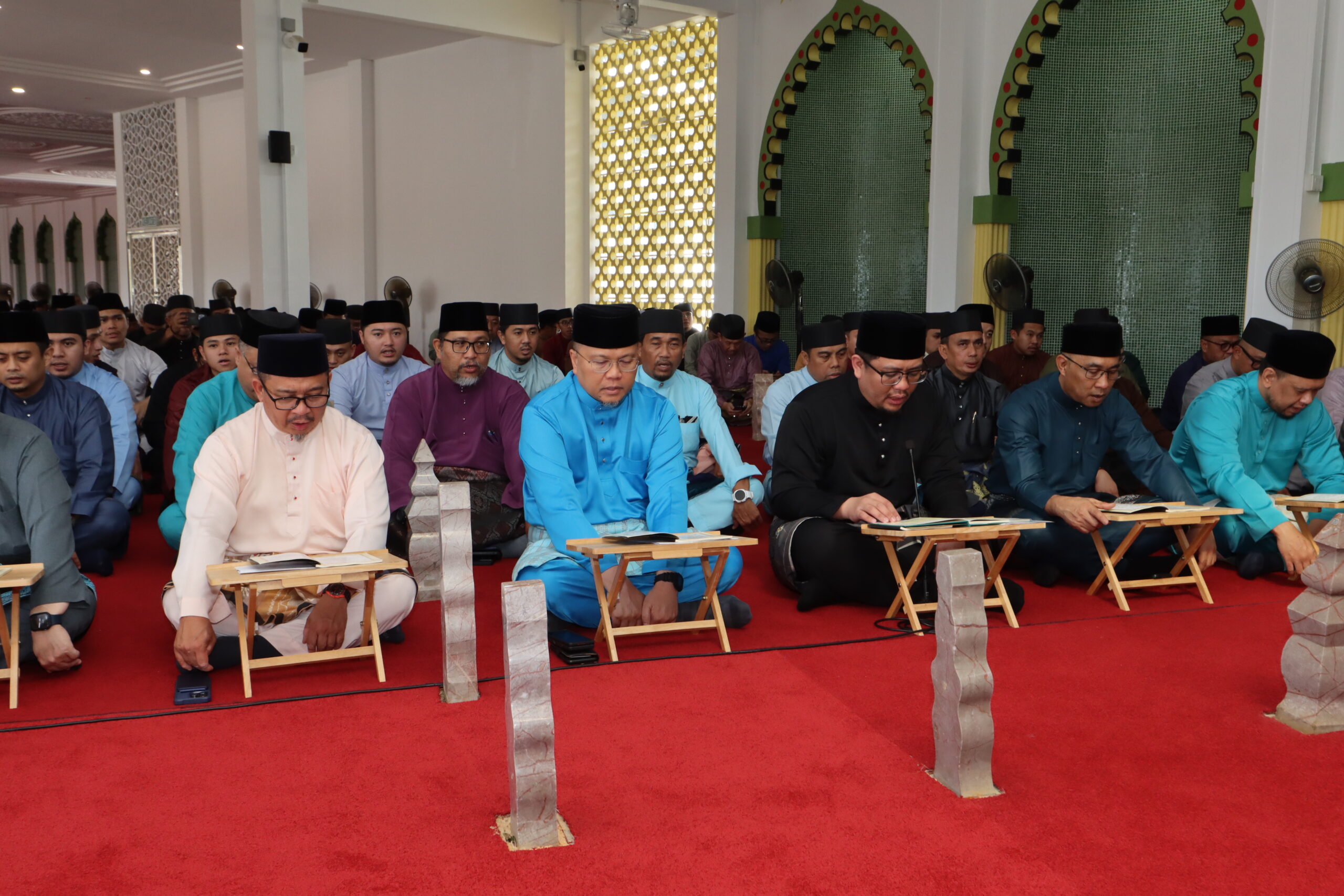 Majlis Membaca Surah Yassin Dan Tahlil Di Kubah Makam Diraja ...